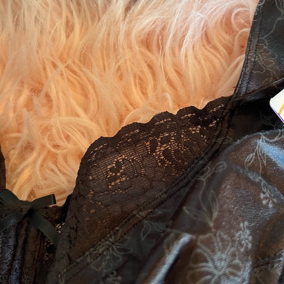 Playtex | Intimates & Sleepwear | New Playtex Secrets Signature Florals ...